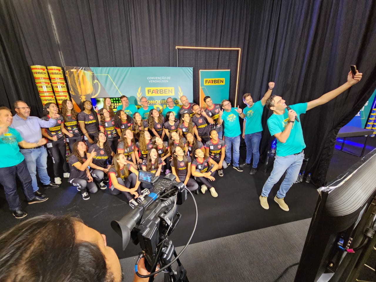 Campeão Olímpico Giba faz palestra em Criciúma e encontra time do Vôlei ...